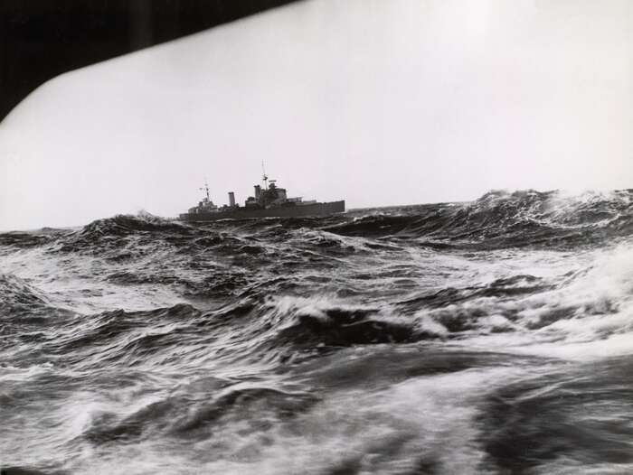 Destroyer at sea, 1939-1945 | ScotlandsPeople