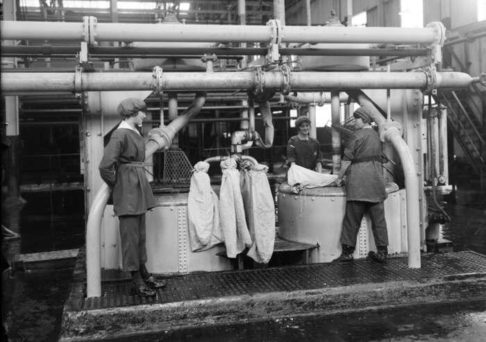 Centrifugal wringers, HM Factory Gretna, 1918 | ScotlandsPeople