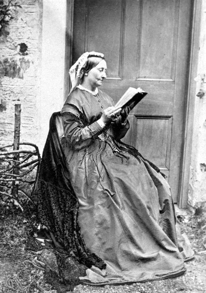 Lady reading, Invercreran, 1866 | ScotlandsPeople