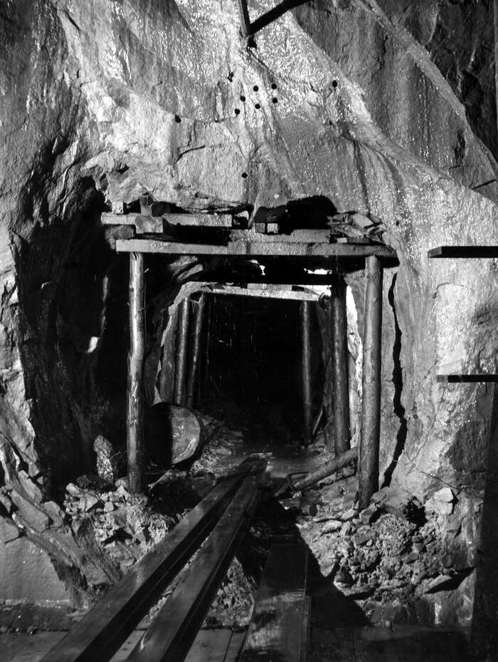 Rothes Colliery roadway, 1950s | ScotlandsPeople
