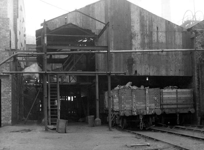 Picking tables building at Glencraig Colliery, 1950s | ScotlandsPeople