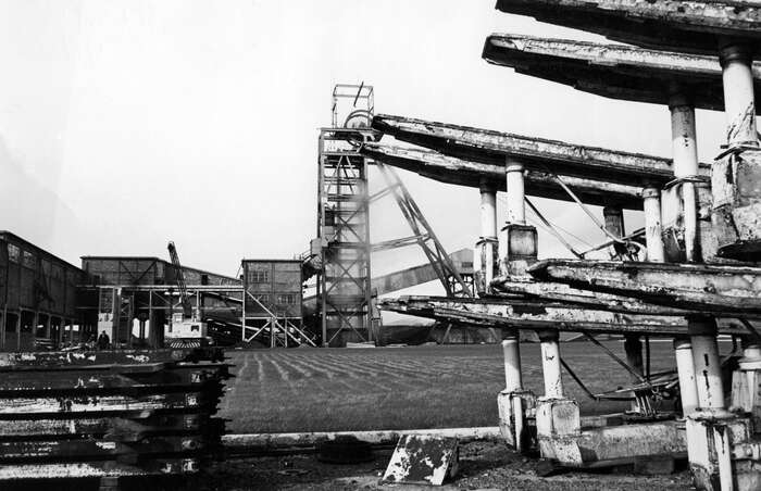 Surface buildings at Comrie Colliery, 1969 | ScotlandsPeople