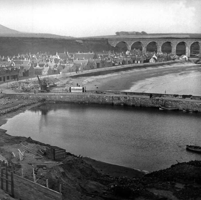 Cullen harbour and town, 1914 | ScotlandsPeople