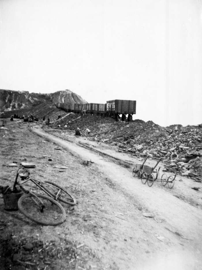 Coal bing at Buckhaven, 1935 | ScotlandsPeople