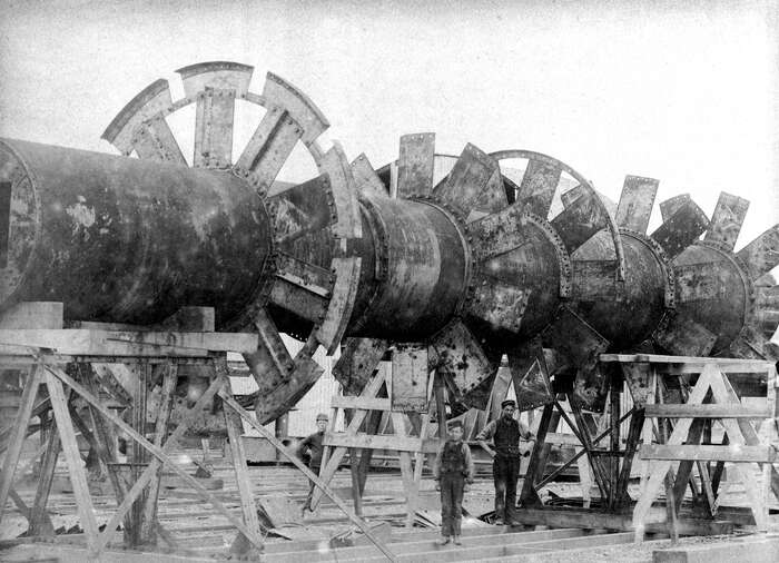 Forth Bridge interior tube section, 1884 | ScotlandsPeople