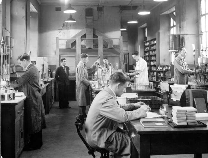Laboratory at Carron Works, 20th century | ScotlandsPeople
