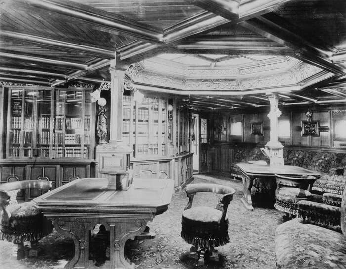 The library of the ocean liner, SS City of New York, 1888 | ScotlandsPeople