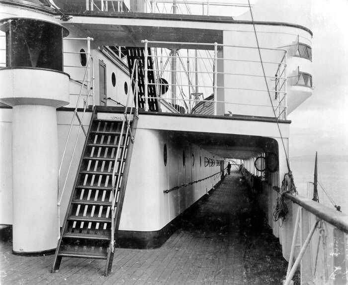 Cunard Line ocean liner RMS Saxonia (1), 1899 looking down the ...