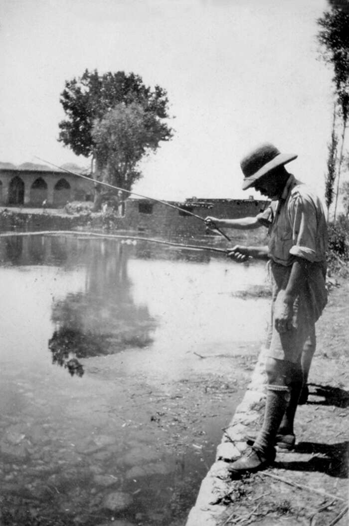 Cripps and Mac Angling in Spring Pool (Ocean II) | ScotlandsPeople