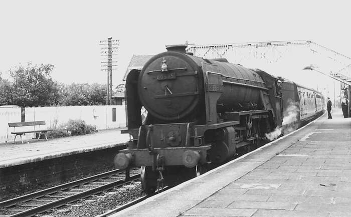 LNER Peppercorn A2 Class 4-6-2 Locomotive BR No.60535 \"Hornets Beauty ...