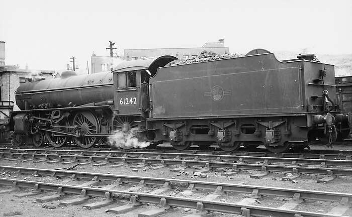 LNER Thompson Class B1 4-6-0 medium mixed traffic Locomotive No.61242 ...