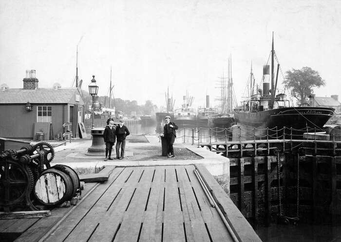 Docks at Alloa | ScotlandsPeople