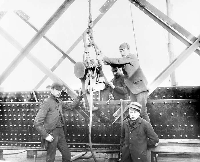 Forth Bridge Construction | ScotlandsPeople